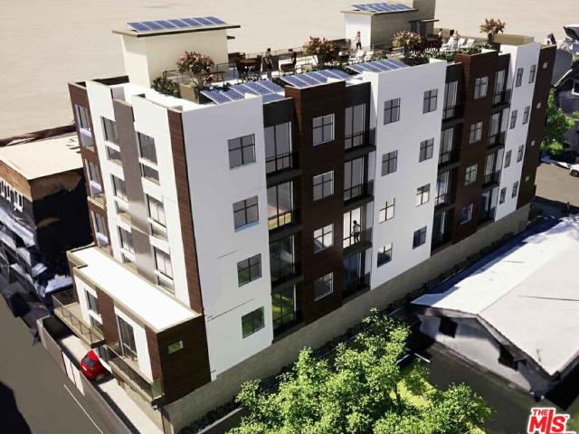 1177 W 37th Place