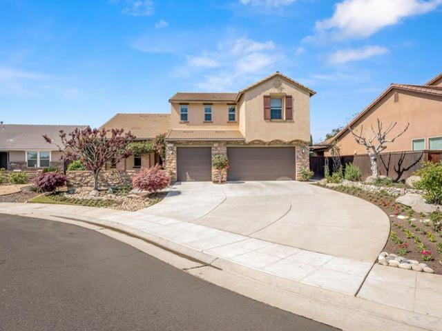 1178 Blackwood Ave, Clovis, CA 93619