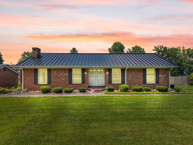 1178 E College Ave, Stanton, KY 40380