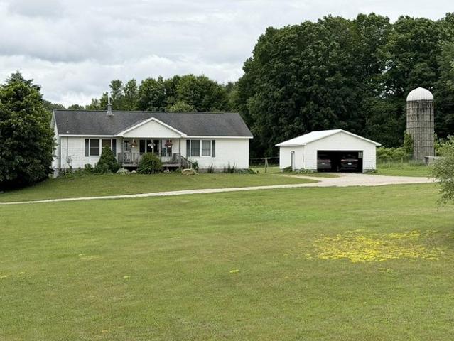 11791 Coates Hwy, Brethren, MI 49619