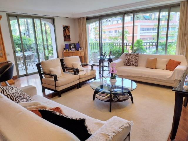 #1179583 Apartamento Locação com 402.00 m², 4 Quarto s, por R$ 37.000