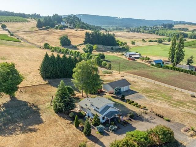11795 NE Finn Hill Loop, Carlton, OR 97111