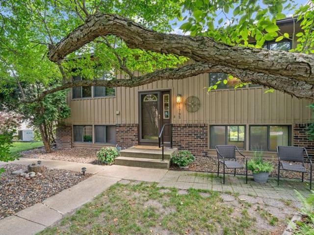 11795 Red Fox Dr, Maple Grove, MN 55369