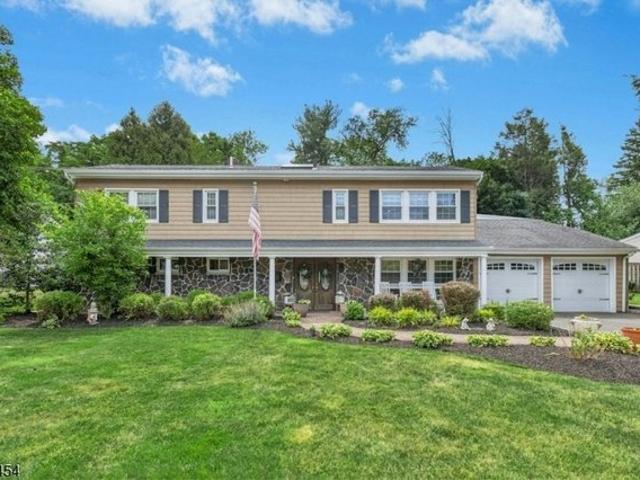 1179 Blazo Ter, Mountainside, NJ 07092