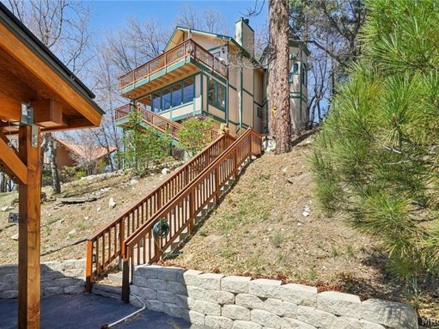 1179 Ridge Rd, Fawnskin, CA 92333