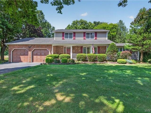 11700 Whitetail Dr, Marilla, NY 14102