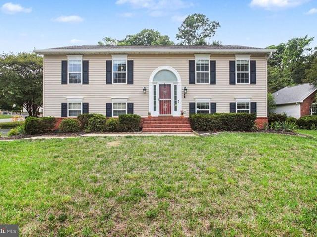11700 Woodland View Dr, Fredericksburg, VA 22407