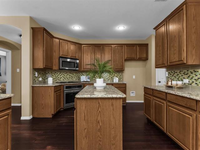 11701 Lampwick Lane