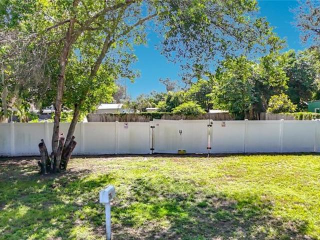 11707 Carver St, Thonotosassa, FL 33592