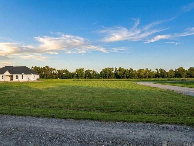 11704 Bayou Tommy Ln, Port Allen, LA 70767