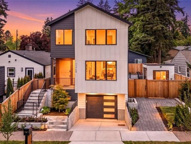 11709 Roosevelt Way NE, Seattle, WA 98125