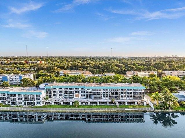 1170 NE 191st St Unit 24, Miami, FL 33179