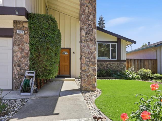 1170 Bennett Ct