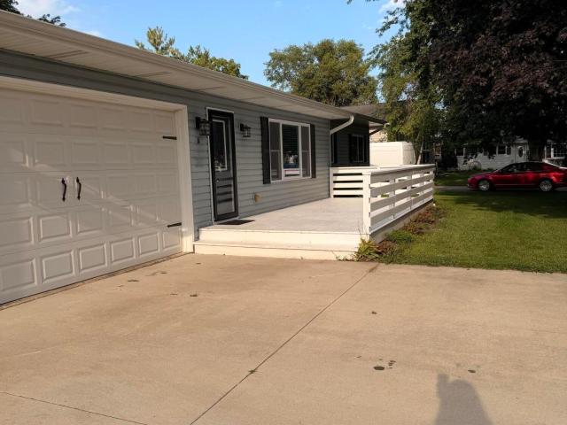 1170 Cypress Pt