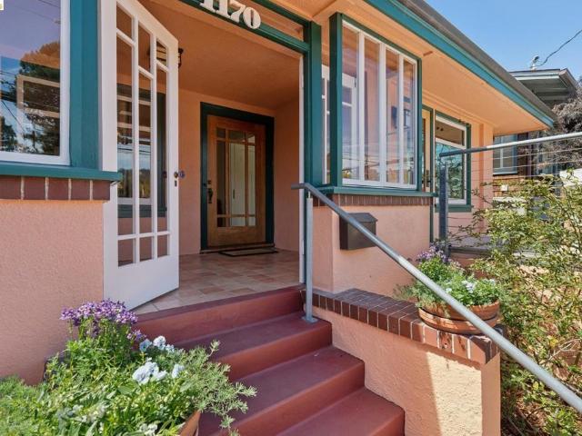 1170 Colusa Ave