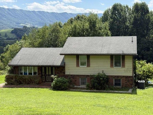 1170 Elk Garden Rd, Lebanon, VA 24266