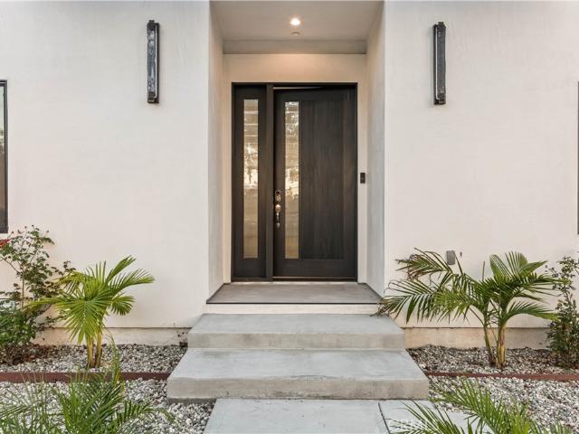 1170 S Lucerne Blvd, Los Angeles, CA 90019 | MLS #SR26072