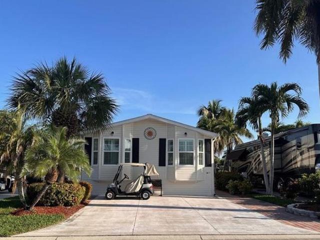 1170 Silver Lakes Blvd, Naples, FL 34114