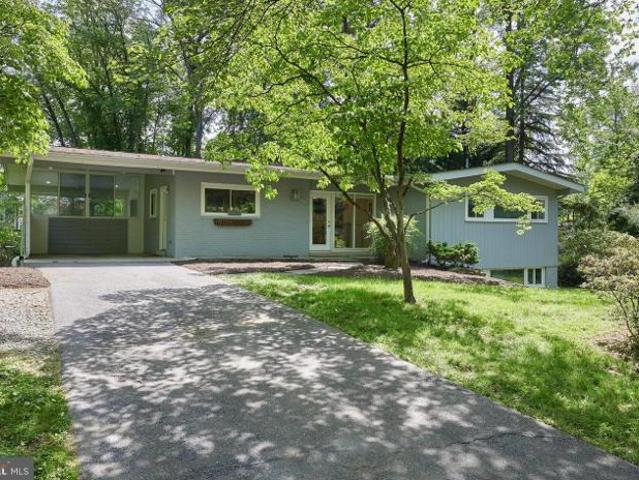 11711 Karen Dr, Potomac, MD 20854