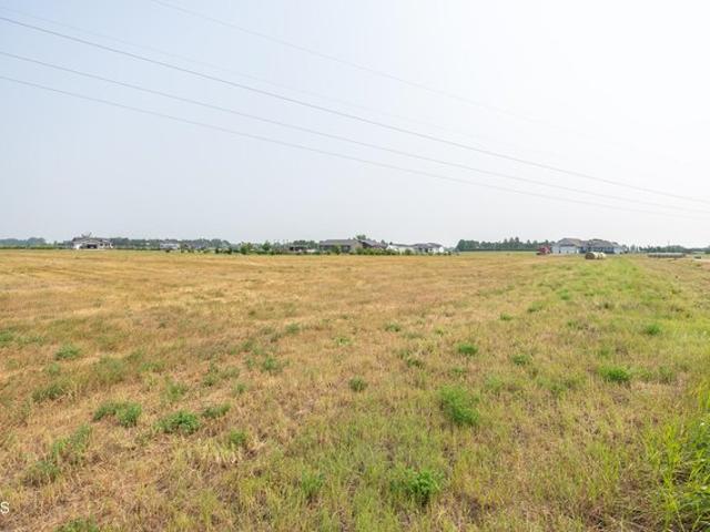 11712 Apple View Ln, Menoken, ND 58558