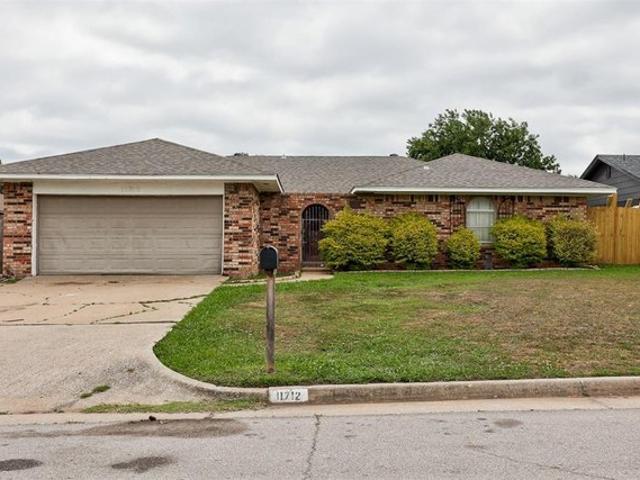 11712 N Shartel Ave, Oklahoma City, OK 73114
