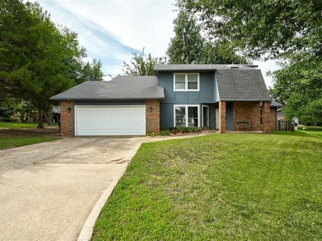 11712 NW 120th St, Yukon, OK 73099