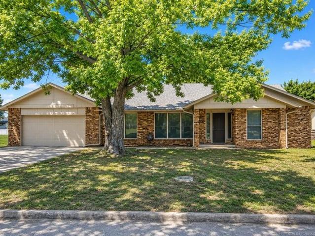 11712 S 98th East Ave, Bixby, OK 74008