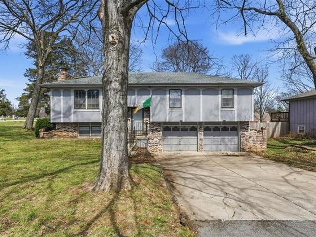 11714 W 61st Ter, Shawnee, KS 66203