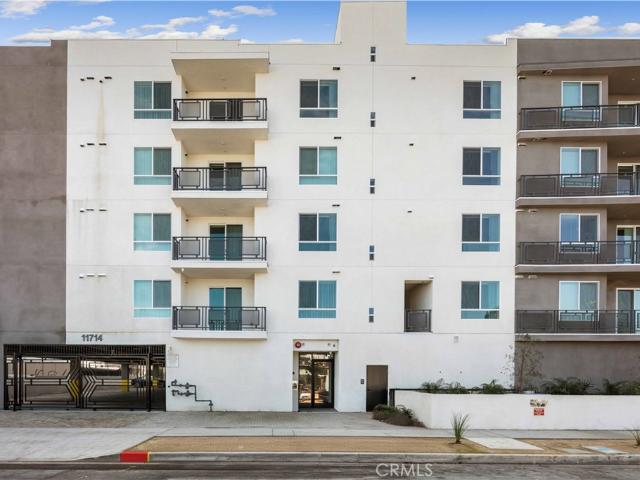 11714 Archwood St, Unit 206, North Hollywood, CA 91606 | MLS #SR25049 | Compass