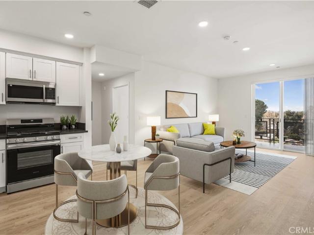 11714 Archwood St, Unit 301, North Hollywood, CA 91606 | MLS #SR26080 | Compass