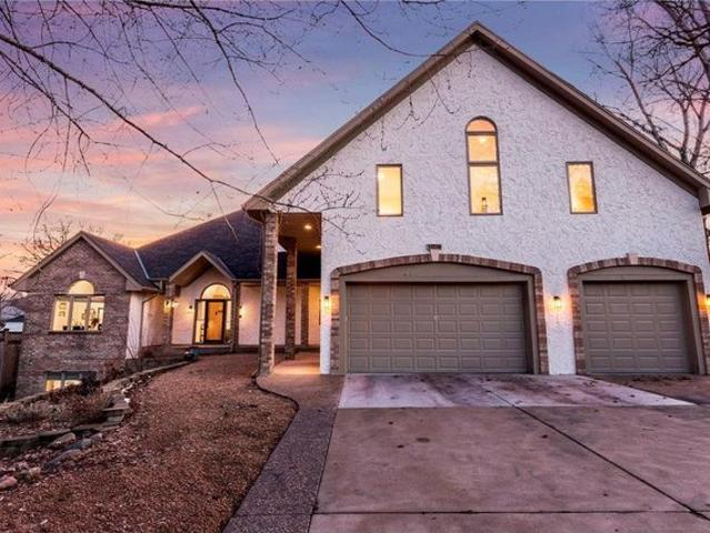 11715 th St W, Lakeville, MN 55044