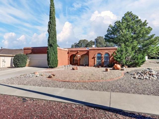 11715 Arroyo De Vis NE, Albuquerque, NM 87111