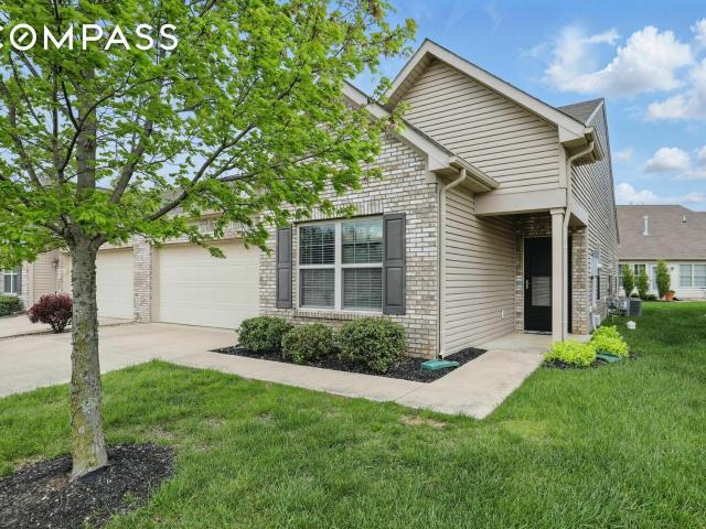 11716 Whisper Cove Dr, Fishers, IN