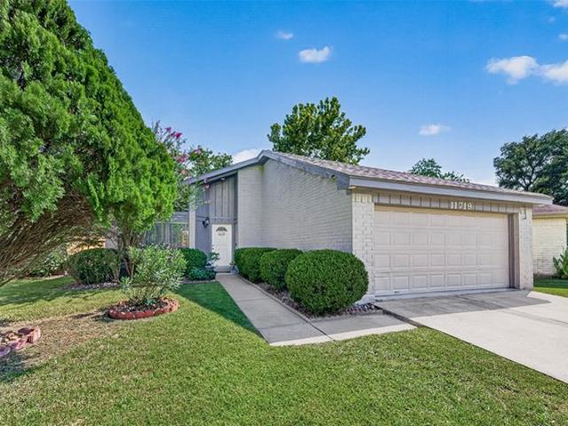 11719 Acadian Dr, Houston, TX 77099