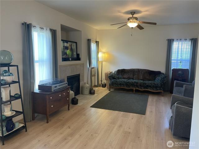 1171 th Avenue E
