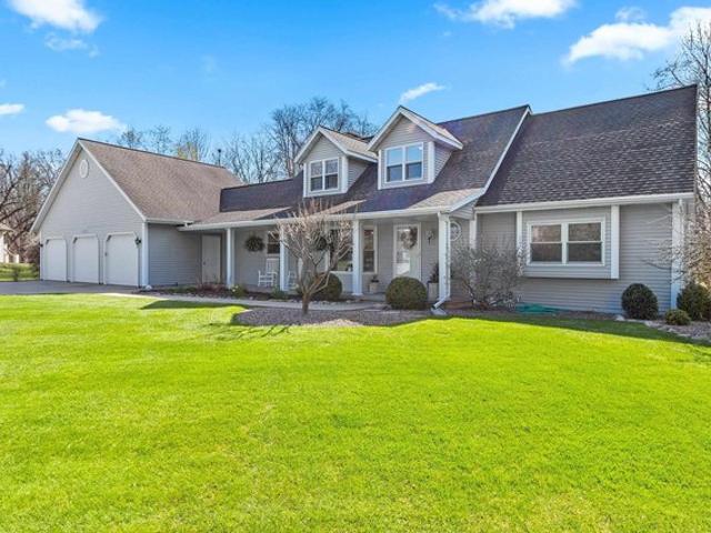 1171 Thunderbyrd Ct, Green Bay, WI 54313