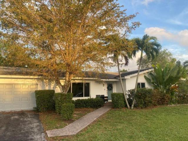 11723 SW 102nd Ct, Miami, FL 33176