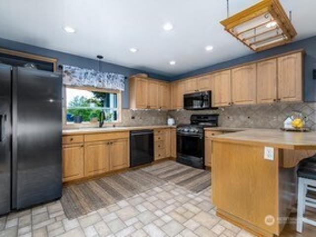 11720 st Avenue Ct E