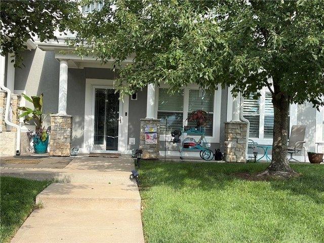11721 S Roundtree St Apt 103, Olathe, KS 66061