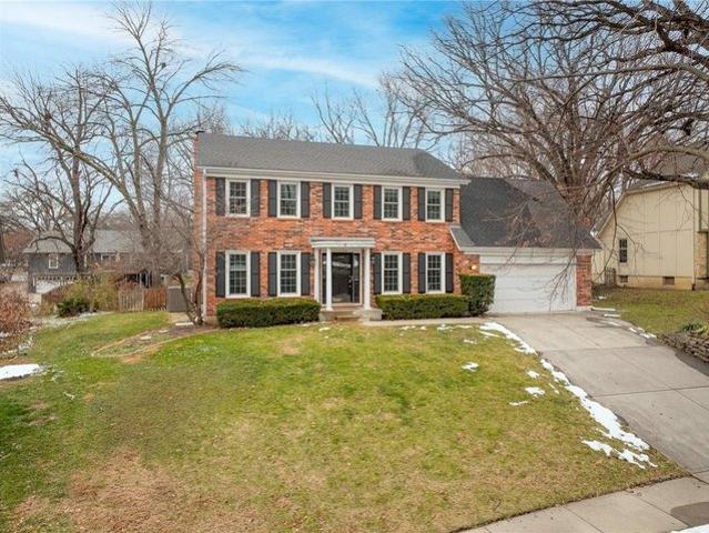 11722 W 101st Ter, Overland Park, KS 66214