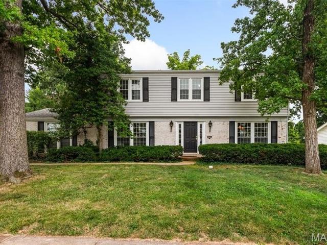11722 Holly Springs Dr, Saint Louis, MO 63146