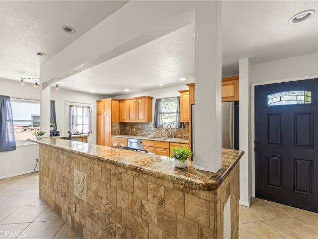 11724 Hollyview