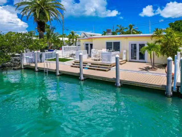 11725 3RD AVENUE OCEAN, MARATHON, FL 33050 Single Family Resid.