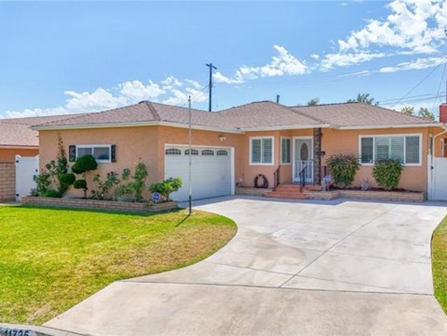 11725 Thermal Dr, La Mirada, CA 90638