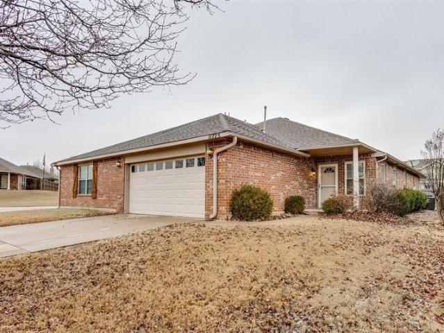 11725 HollyRock Court, Yukon, OK 73099