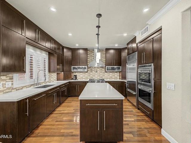 1172 N Woodside Ct, Chandler, AZ 85224