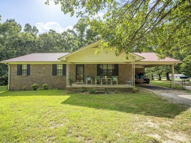 1172 Brooks Rd, Selmer, TN 38375