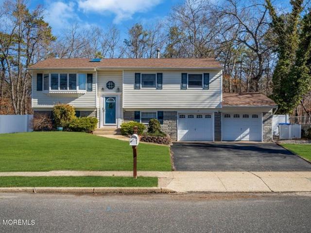 1172 Dell St, Toms River, NJ 08755