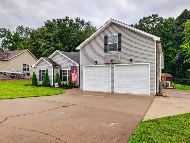 1172 Freedom Dr