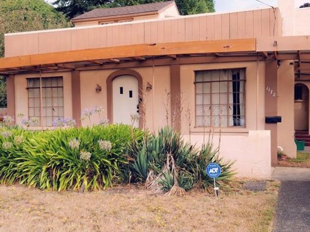 1172 Hemlock Ave, Coos Bay, OR 97420